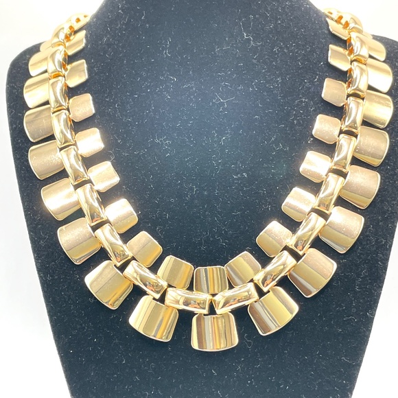 Source Unknown | Jewelry | Metallic Gold Tone Segmented Chunky Chain ...